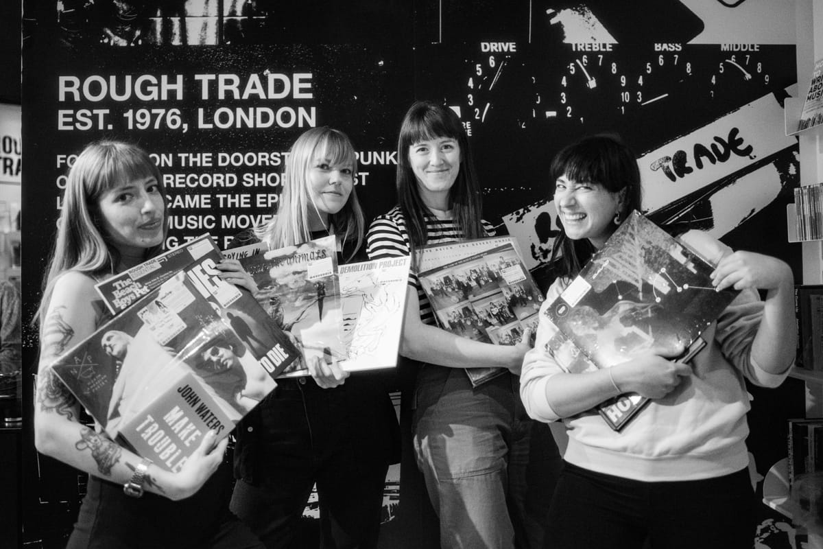 Shoplifting with Los Bitchos